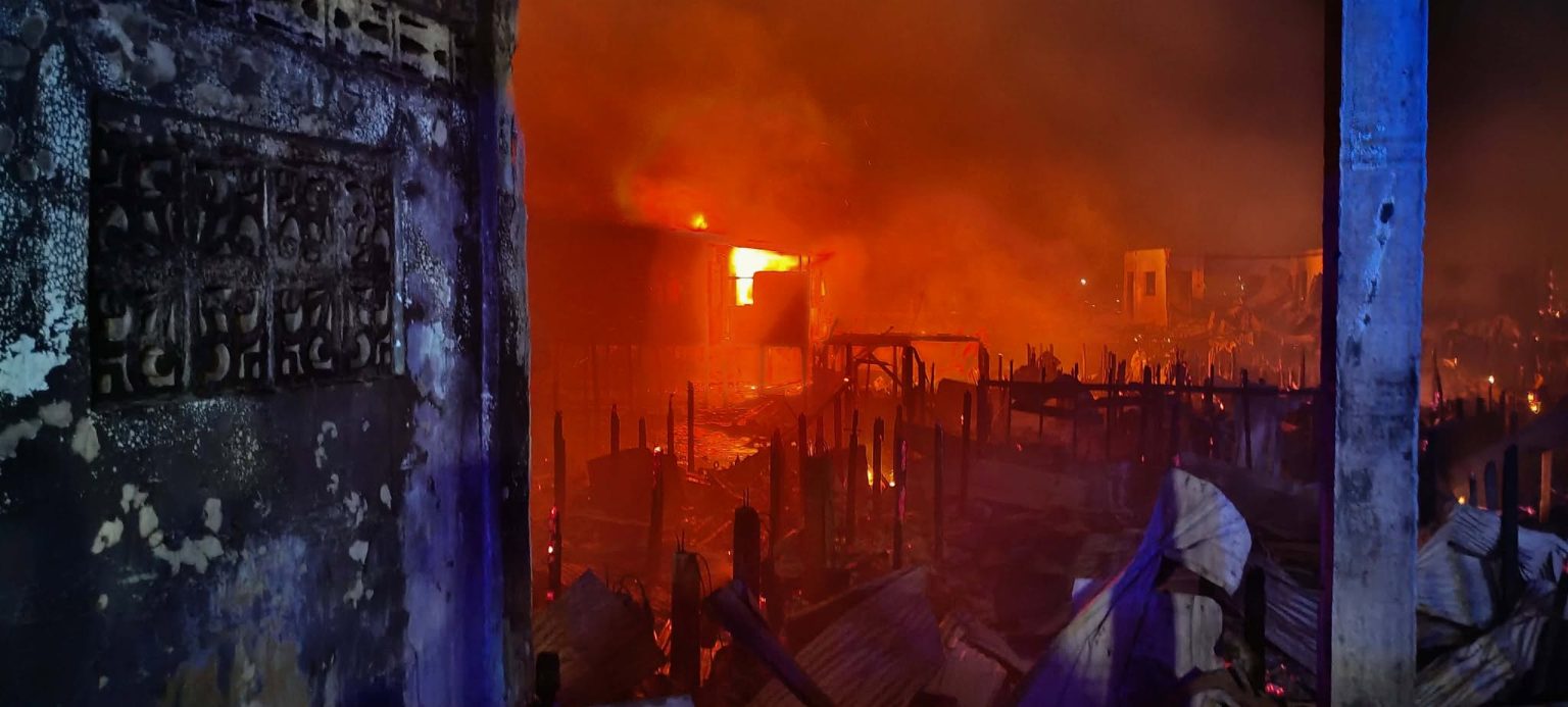 Massive Fire Guts Nearly 1,000 Homes in Barangay Lamion, Bongao ...