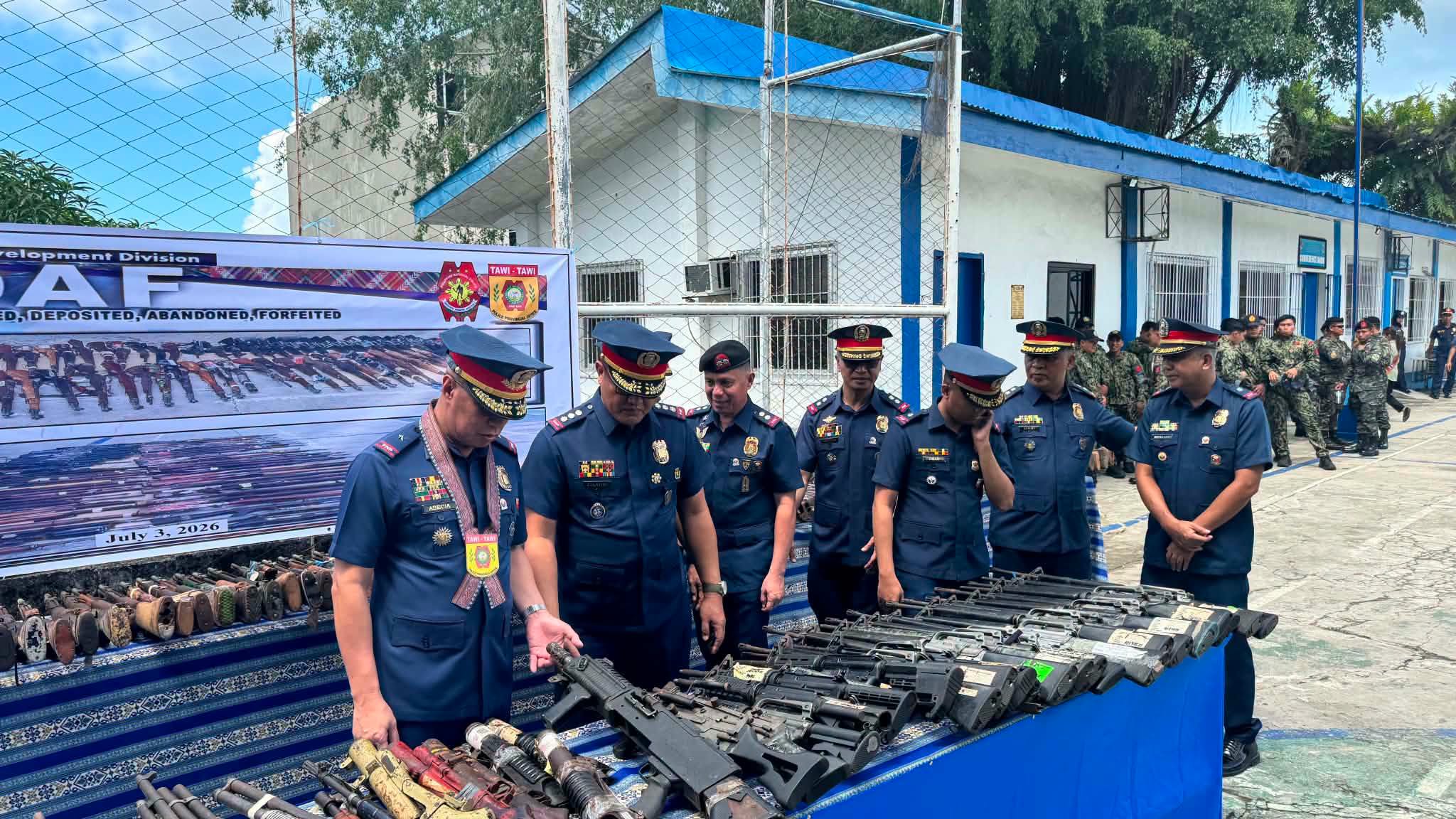 PRO-BAR Chief Inspects Tawi-Tawi Police Units, Highlights Firearms ...